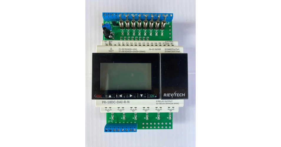 Rievtech I/O teszter sorkapocs kivezetéssel, ledekkel
